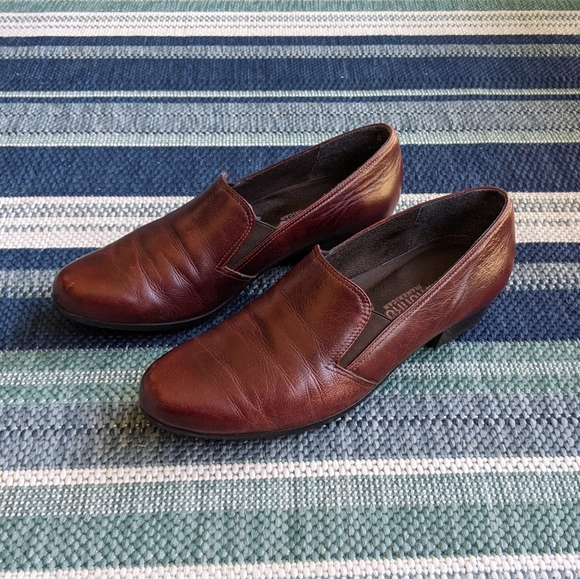 Munro | Shoes | Munro Hailey Loafers Burgundy Cognac Siz | Poshmark